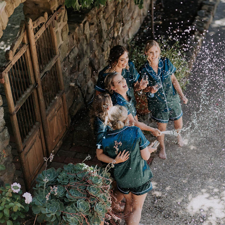 Home - Feathertop Winery
